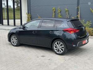 Black Toyota Auris 2014 in Vilnius, with an engine capacity of 1.80 L and mileage of 277 thousand km for 7878 €, photo 10 on AUTOMOTO.COM.LV