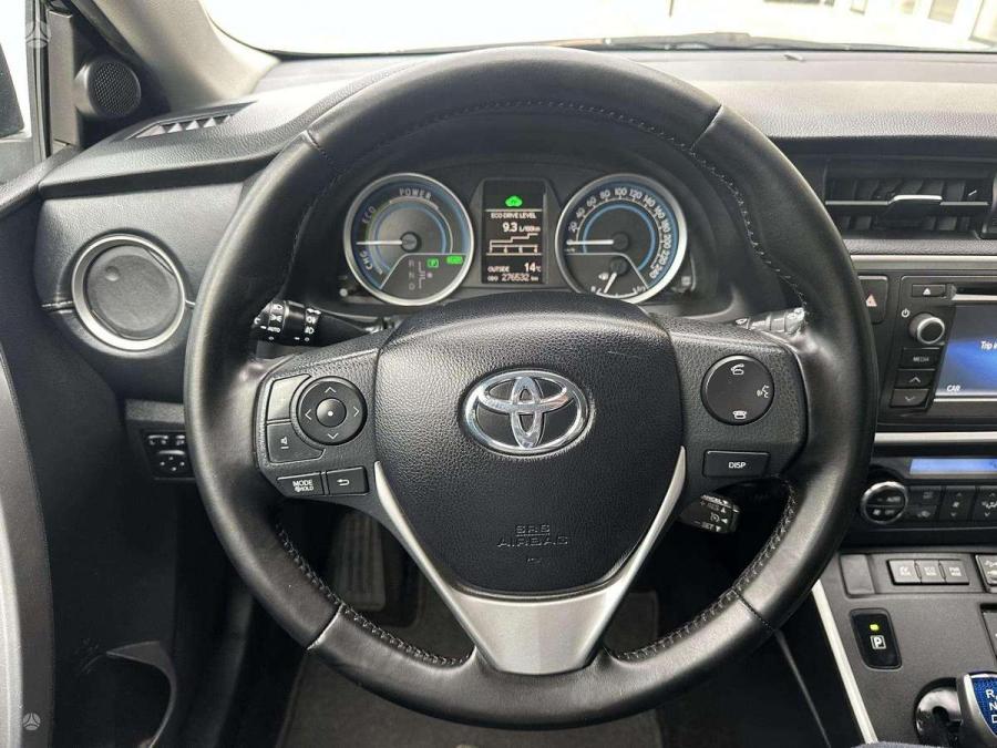 Black Toyota Auris 2014 in Vilnius, with an engine capacity of 1.80 L and mileage of 277 thousand km for 7878 €, photo 17 on AUTOMOTO.COM.LV