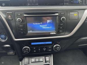 Black Toyota Auris 2014 in Vilnius, with an engine capacity of 1.80 L and mileage of 277 thousand km for 7878 €, photo 19 on AUTOMOTO.COM.LV