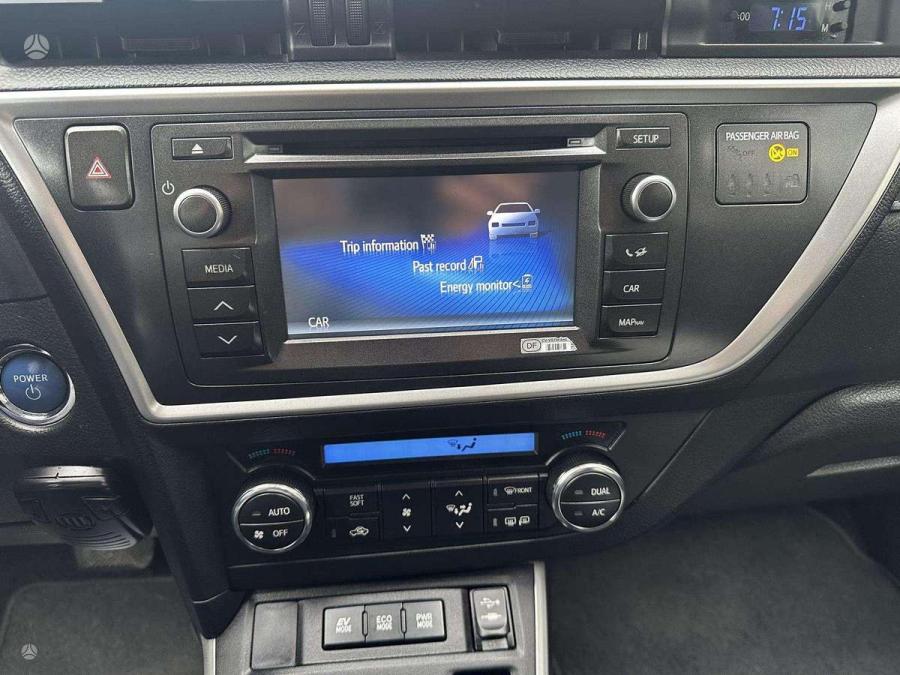 Black Toyota Auris 2014 in Vilnius, with an engine capacity of 1.80 L and mileage of 277 thousand km for 7878 €, photo 19 on AUTOMOTO.COM.LV