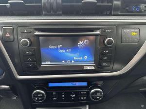 Black Toyota Auris 2014 in Vilnius, with an engine capacity of 1.80 L and mileage of 277 thousand km for 7878 €, photo 20 on AUTOMOTO.COM.LV