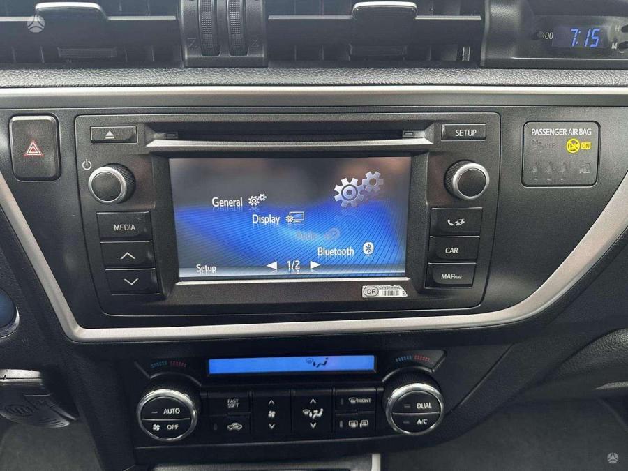 Black Toyota Auris 2014 in Vilnius, with an engine capacity of 1.80 L and mileage of 277 thousand km for 7878 €, photo 20 on AUTOMOTO.COM.LV