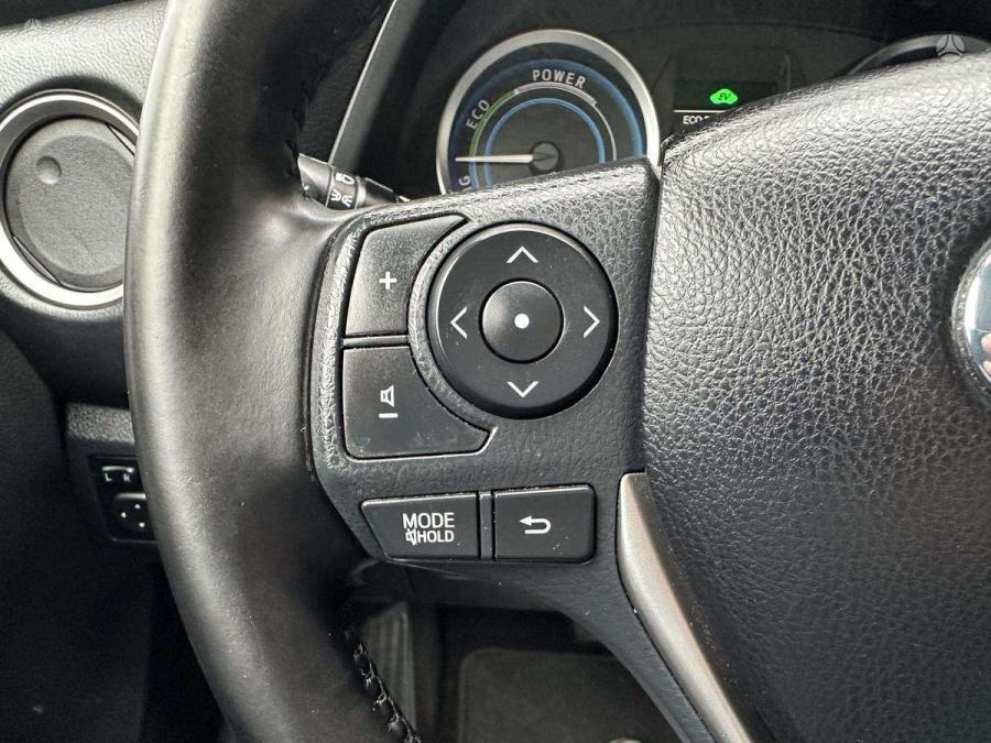 Black Toyota Auris 2014 in Vilnius, with an engine capacity of 1.80 L and mileage of 277 thousand km for 7878 €, photo 24 on AUTOMOTO.COM.LV