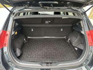 Black Toyota Auris 2014 in Vilnius, with an engine capacity of 1.80 L and mileage of 277 thousand km for 7878 €, photo 31 on AUTOMOTO.COM.LV