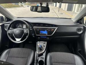 Black Toyota Auris 2014 in Vilnius, with an engine capacity of 1.80 L and mileage of 277 thousand km for 7878 €, photo 33 on AUTOMOTO.COM.LV