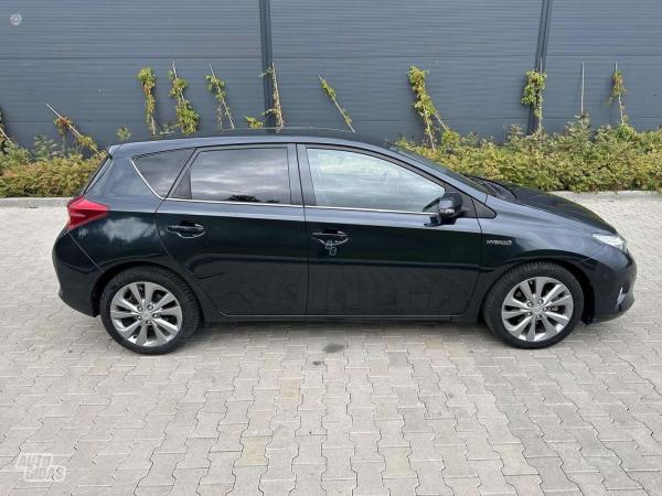 Toyota Auris 2014 Viļņa vietnē Melns Toyota Auris 2014 Viļņa, ar dzinēja tilpumu 1.80 L un nobraukumu 277 tūkst. km par 7878 €, foto 5 vietnē AUTOMOTO.COM.LV