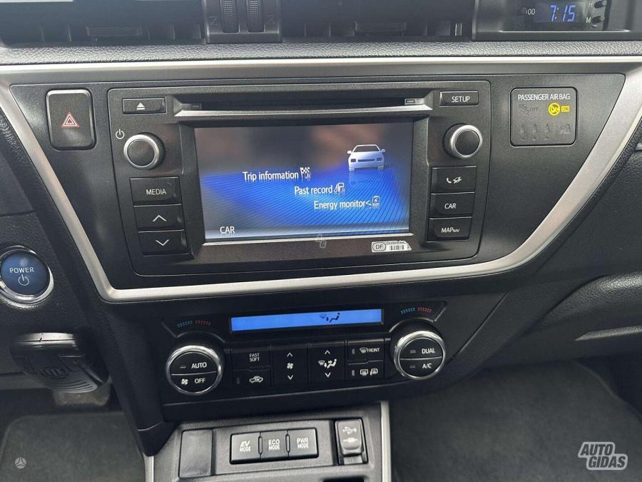 Melns Toyota Auris 2014 Viļņa, ar dzinēja tilpumu 1.80 L un nobraukumu 277 tūkst. km par 7878 €, foto 19 vietnē AUTOMOTO.COM.LV