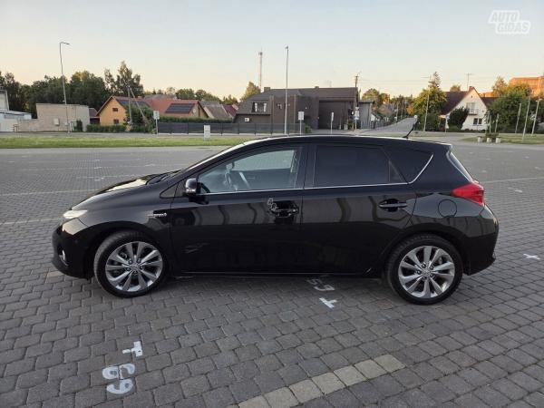 Melns Toyota Auris 2015 Ukmergė, ar dzinēja tilpumu 1.80 L un nobraukumu 186 tūkst. km par 8800 €, foto 3 vietnē AUTOMOTO.COM.LV