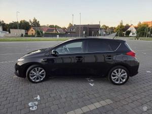 Black Toyota Auris 2015 in Vilnius, with an engine capacity of 1.80 L and mileage of 186 thousand km for 8800 €, photo 4 on AUTOMOTO.COM.LV
