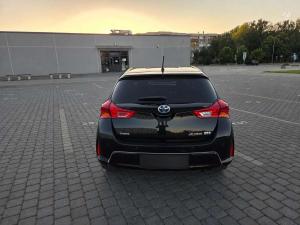 Black Toyota Auris 2015 in Vilnius, with an engine capacity of 1.80 L and mileage of 186 thousand km for 8800 €, photo 6 on AUTOMOTO.COM.LV
