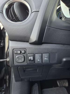 Black Toyota Auris 2015 in Vilnius, with an engine capacity of 1.80 L and mileage of 186 thousand km for 8800 €, photo 12 on AUTOMOTO.COM.LV