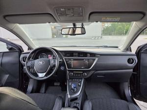 Black Toyota Auris 2015 in Vilnius, with an engine capacity of 1.80 L and mileage of 186 thousand km for 8800 €, photo 17 on AUTOMOTO.COM.LV