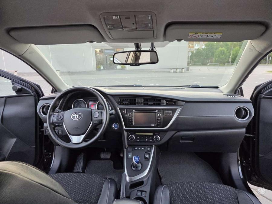 Black Toyota Auris 2015 in Vilnius, with an engine capacity of 1.80 L and mileage of 186 thousand km for 8800 €, photo 17 on AUTOMOTO.COM.LV