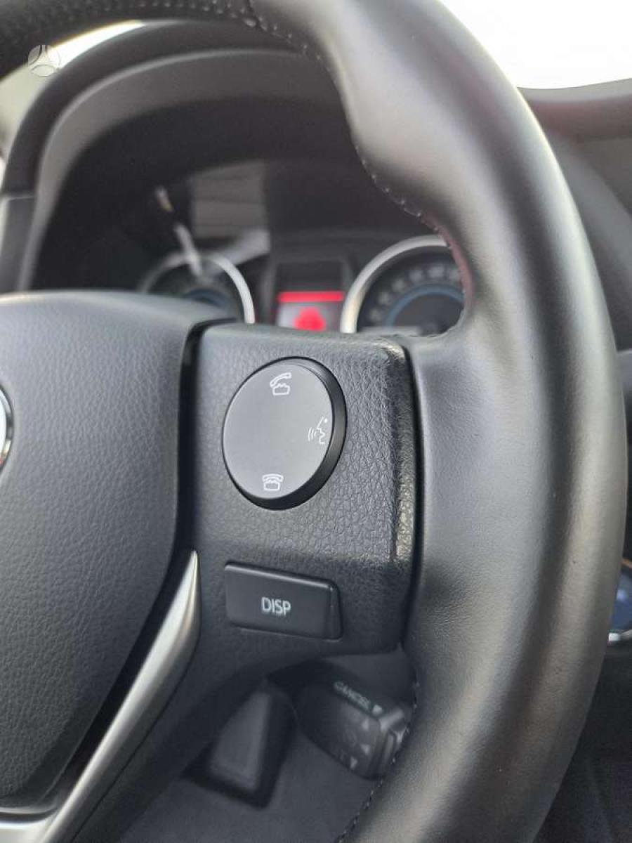 Black Toyota Auris 2015 in Vilnius, with an engine capacity of 1.80 L and mileage of 186 thousand km for 8800 €, photo 22 on AUTOMOTO.COM.LV
