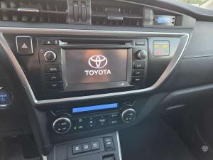 Black Toyota Auris 2015 in Vilnius, with an engine capacity of 1.80 L and mileage of 186 thousand km for 8800 €, photo 25 on AUTOMOTO.COM.LV