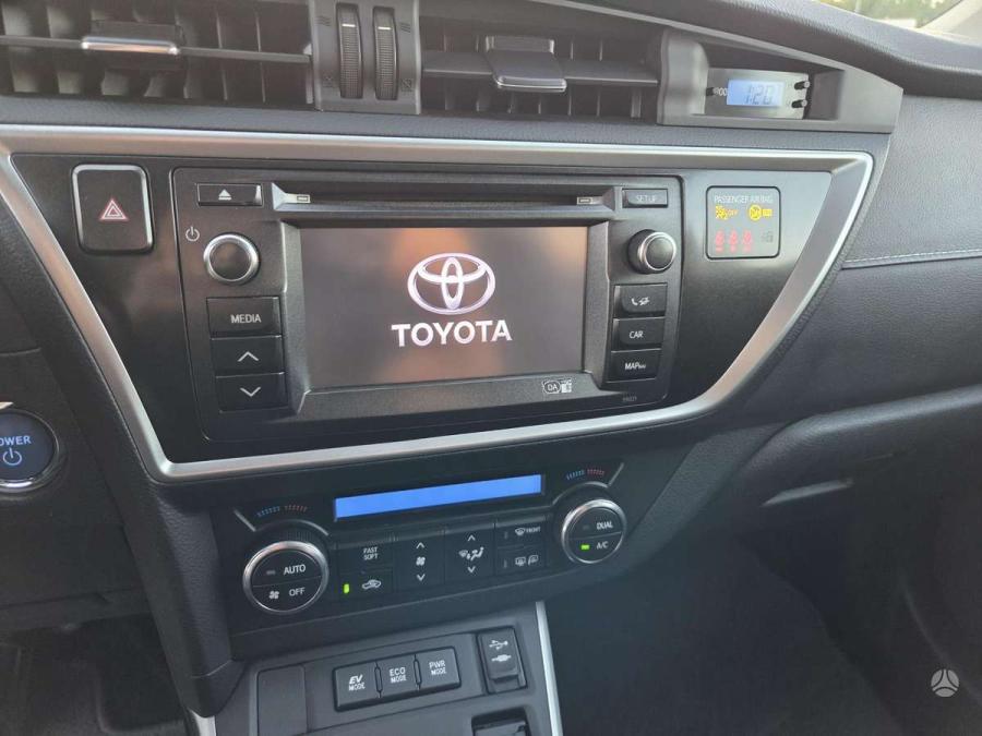 Black Toyota Auris 2015 in Vilnius, with an engine capacity of 1.80 L and mileage of 186 thousand km for 8800 €, photo 25 on AUTOMOTO.COM.LV