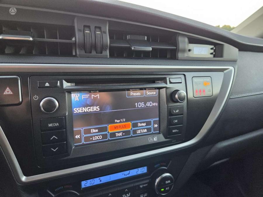 Black Toyota Auris 2015 in Vilnius, with an engine capacity of 1.80 L and mileage of 186 thousand km for 8800 €, photo 26 on AUTOMOTO.COM.LV