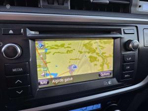 Black Toyota Auris 2015 in Vilnius, with an engine capacity of 1.80 L and mileage of 186 thousand km for 8800 €, photo 29 on AUTOMOTO.COM.LV