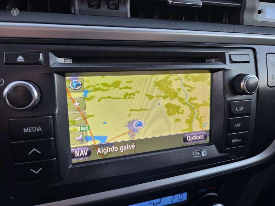 Black Toyota Auris 2015 in Vilnius, with an engine capacity of 1.80 L and mileage of 186 thousand km for 8800 €, photo 29 on AUTOMOTO.COM.LV