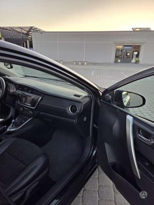 Black Toyota Auris 2015 in Vilnius, with an engine capacity of 1.80 L and mileage of 186 thousand km for 8800 €, photo 33 on AUTOMOTO.COM.LV