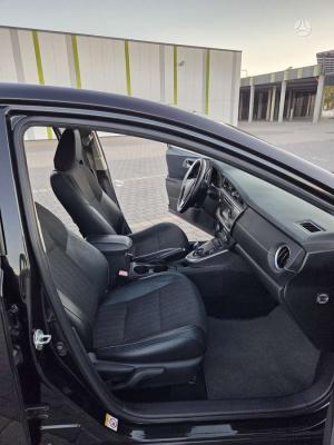 Black Toyota Auris 2015 in Vilnius, with an engine capacity of 1.80 L and mileage of 186 thousand km for 8800 €, photo 34 on AUTOMOTO.COM.LV