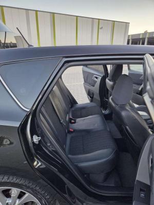 Black Toyota Auris 2015 in Vilnius, with an engine capacity of 1.80 L and mileage of 186 thousand km for 8800 €, photo 36 on AUTOMOTO.COM.LV