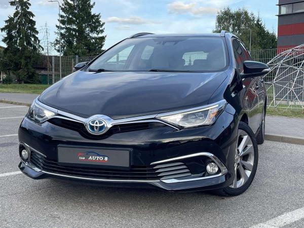 Black Toyota Auris 2015 in Vilnius, with an engine capacity of 1.80 L and mileage of 245 thousand km for 9950 €, photo 10 on AUTOMOTO.COM.LV
