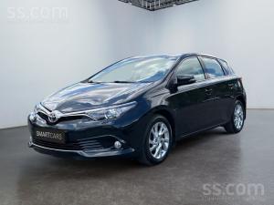 Black Toyota Auris 2016 in Riga, with an engine capacity of 1.60 L and mileage of 164 thousand km for 8900 €, photo  on AUTOMOTO.COM.LV