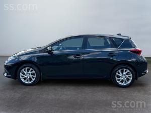 Melns Toyota Auris 2016 Rīga, ar dzinēja tilpumu 1.60 L un nobraukumu 164 tūkst. km par 8900 €, foto 3 vietnē AUTOMOTO.COM.LV