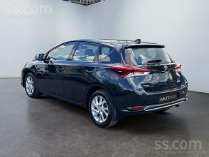 Melns Toyota Auris 2016 Rīga, ar dzinēja tilpumu 1.60 L un nobraukumu 164 tūkst. km par 8900 €, foto 4 vietnē AUTOMOTO.COM.LV