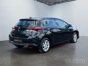 Melns Toyota Auris 2016 Rīga, ar dzinēja tilpumu 1.60 L un nobraukumu 164 tūkst. km par 8900 €, foto 6 vietnē AUTOMOTO.COM.LV