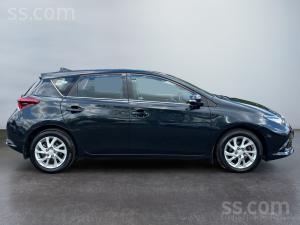Melns Toyota Auris 2016 Rīga, ar dzinēja tilpumu 1.60 L un nobraukumu 164 tūkst. km par 8900 €, foto 7 vietnē AUTOMOTO.COM.LV