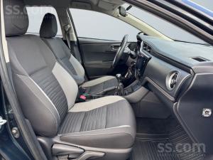 Melns Toyota Auris 2016 Rīga, ar dzinēja tilpumu 1.60 L un nobraukumu 164 tūkst. km par 8900 €, foto 16 vietnē AUTOMOTO.COM.LV