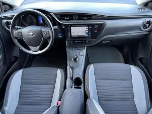 Black Toyota Auris 2016 in Vilnius, with an engine capacity of 1.80 L and mileage of 212 thousand km for 10550 €, photo 4 on AUTOMOTO.COM.LV