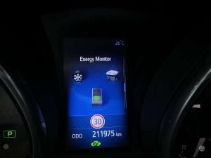 Black Toyota Auris 2016 in Vilnius, with an engine capacity of 1.80 L and mileage of 212 thousand km for 10550 €, photo 8 on AUTOMOTO.COM.LV