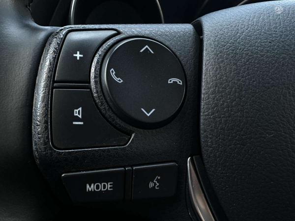 Melns Toyota Auris 2016 Viļņa, ar dzinēja tilpumu 1.80 L un nobraukumu 212 tūkst. km par 10550 €, foto 9 vietnē AUTOMOTO.COM.LV