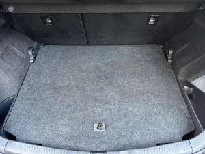 Black Toyota Auris 2016 in Vilnius, with an engine capacity of 1.80 L and mileage of 212 thousand km for 10550 €, photo 22 on AUTOMOTO.COM.LV