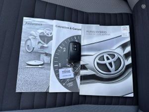 Black Toyota Auris 2016 in Vilnius, with an engine capacity of 1.80 L and mileage of 212 thousand km for 10550 €, photo 25 on AUTOMOTO.COM.LV