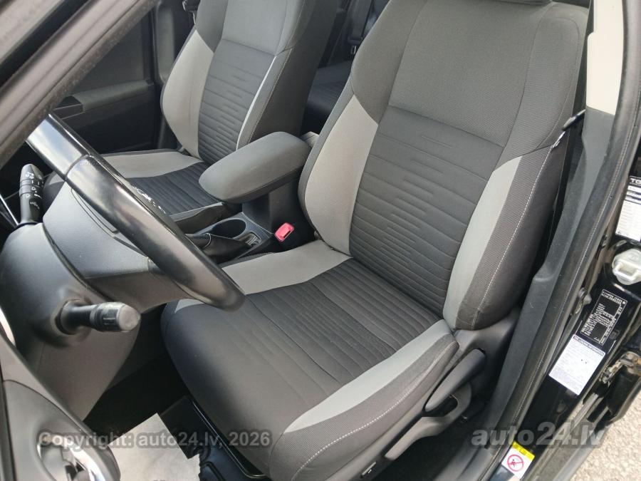 Melns Toyota Auris 2016 Tartu, ar dzinēja tilpumu 1.60 L un nobraukumu 202 tūkst. km par 6500 €, foto 10 vietnē AUTOMOTO.COM.LV