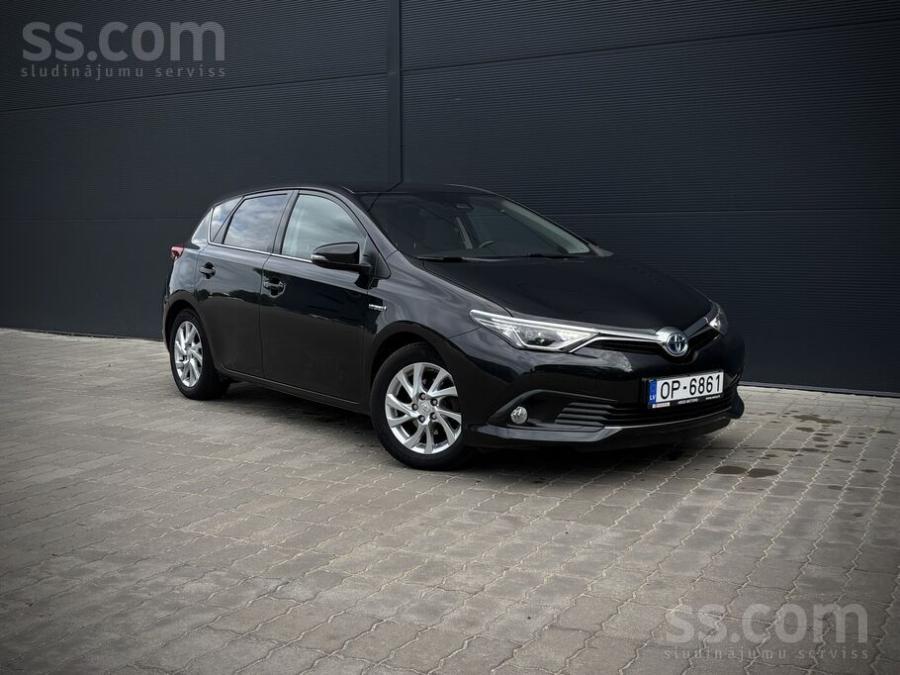 Melns Toyota Auris 2016 Rīga, ar dzinēja tilpumu 1.80 L un nobraukumu 140 tūkst. km par 10495 €, foto 3 vietnē AUTOMOTO.COM.LV