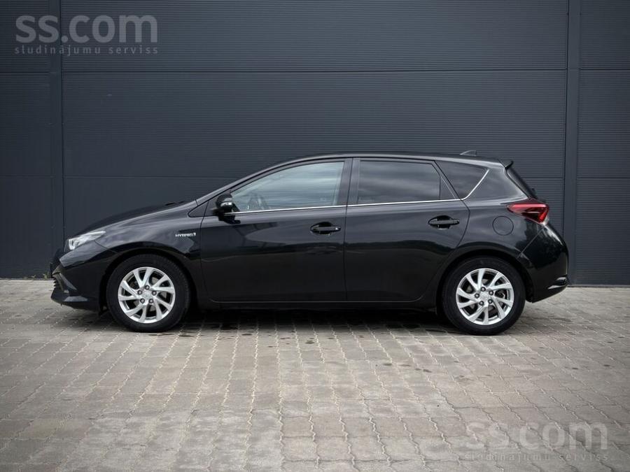 Melns Toyota Auris 2016 Rīga, ar dzinēja tilpumu 1.80 L un nobraukumu 140 tūkst. km par 10495 €, foto 7 vietnē AUTOMOTO.COM.LV