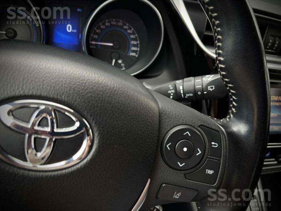 Melns Toyota Auris 2016 Rīga, ar dzinēja tilpumu 1.80 L un nobraukumu 140 tūkst. km par 10495 €, foto 19 vietnē AUTOMOTO.COM.LV