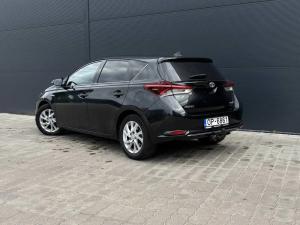 Black Toyota Auris 2016 in Riga, with an engine capacity of 1.80 L and mileage of 140 thousand km for 10495 €, photo 5 on AUTOMOTO.COM.LV