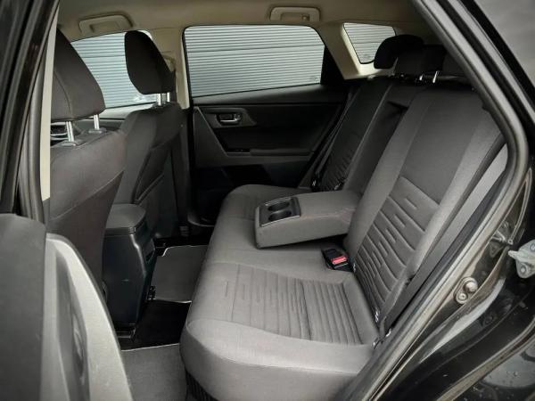Черный Тойота Аурис 2016 в Рига, объемом двигателя 1.80 л и пробегом 140 тыс. км за 10495 €, фото 10 на AUTOMOTO.COM.LV