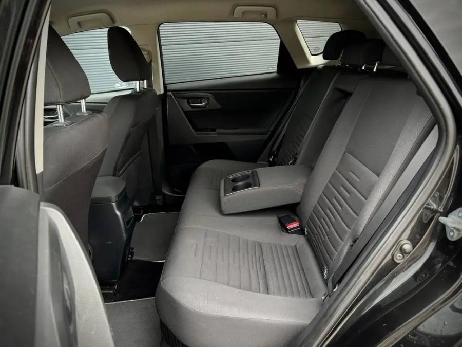 Black Toyota Auris 2016 in Riga, with an engine capacity of 1.80 L and mileage of 140 thousand km for 10495 €, photo 11 on AUTOMOTO.COM.LV