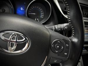 Black Toyota Auris 2016 in Riga, with an engine capacity of 1.80 L and mileage of 140 thousand km for 10495 €, photo 26 on AUTOMOTO.COM.LV