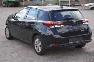 Black Toyota Auris 2016 in Klaipeda, with an engine capacity of 1.80 L and mileage of 159 thousand km for 2300 €, photo 5 on AUTOMOTO.COM.LV