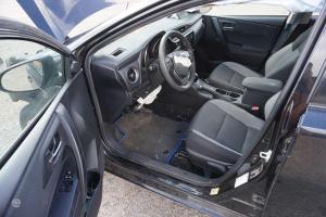 Black Toyota Auris 2016 in Klaipeda, with an engine capacity of 1.80 L and mileage of 159 thousand km for 2300 €, photo 9 on AUTOMOTO.COM.LV