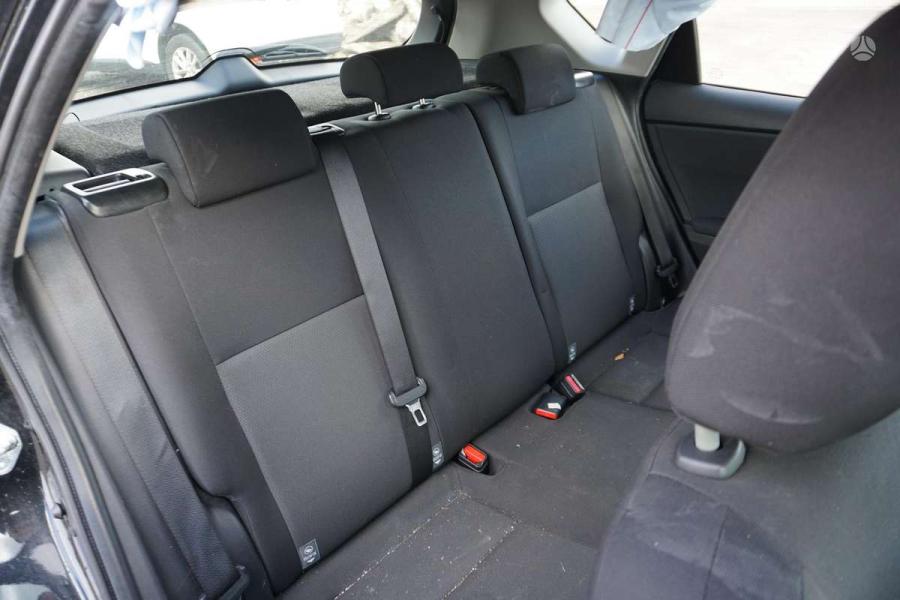 Black Toyota Auris 2016 in Klaipeda, with an engine capacity of 1.80 L and mileage of 159 thousand km for 2300 €, photo 16 on AUTOMOTO.COM.LV