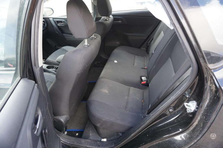 Black Toyota Auris 2016 in Klaipeda, with an engine capacity of 1.80 L and mileage of 159 thousand km for 2300 €, photo 17 on AUTOMOTO.COM.LV